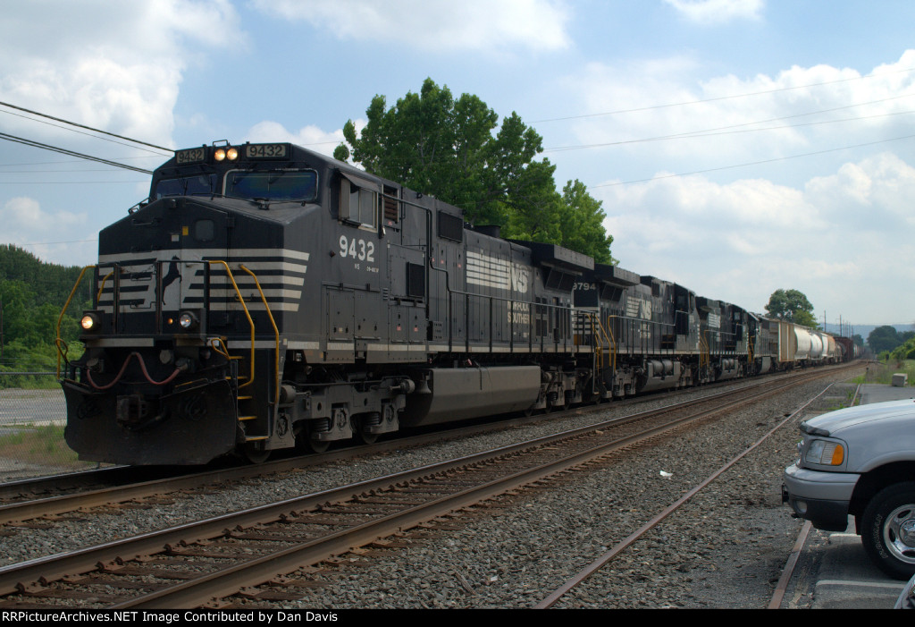 NS C40-9W 9432 leads 19G